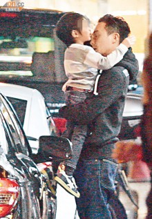 Chilam Cheung and Anita Yuen Visit Pet Store to Please Morton ...