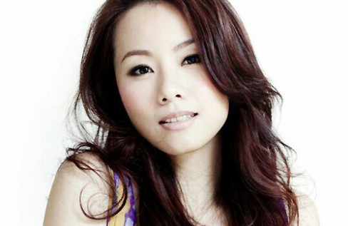 Stephy Tang Knows How to Check on Alex Fong – JayneStars.com