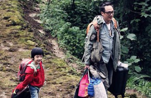 Francis Ng Teaches Son to Make Toys Out of Scrap – JayneStars.com