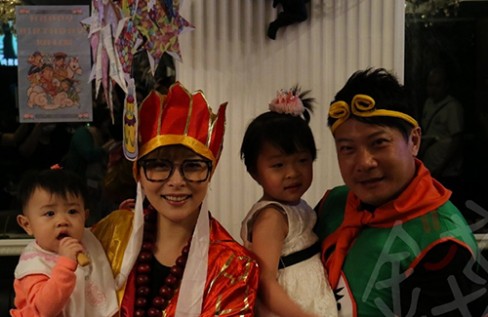 “Monkey King” Chin Ka-lok Celebrates 51st Birthday with Family ...
