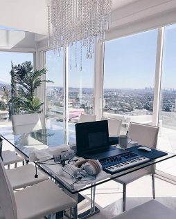 [Celebrity Homes] G.E.M. Reveals Los Angeles Home – JayneStars.com