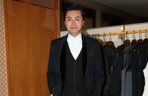 A Family Portrait Every Year is Enough to Make Raymond Wong Happy ...