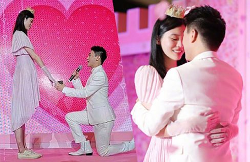 Mario Ho Proposes to Model Ming Xi with 99,999 Roses at Mall ...