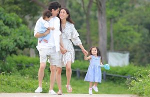 Linda Chung’s Family Appears in “Mommy, I Love You So” MV – JayneStars.com