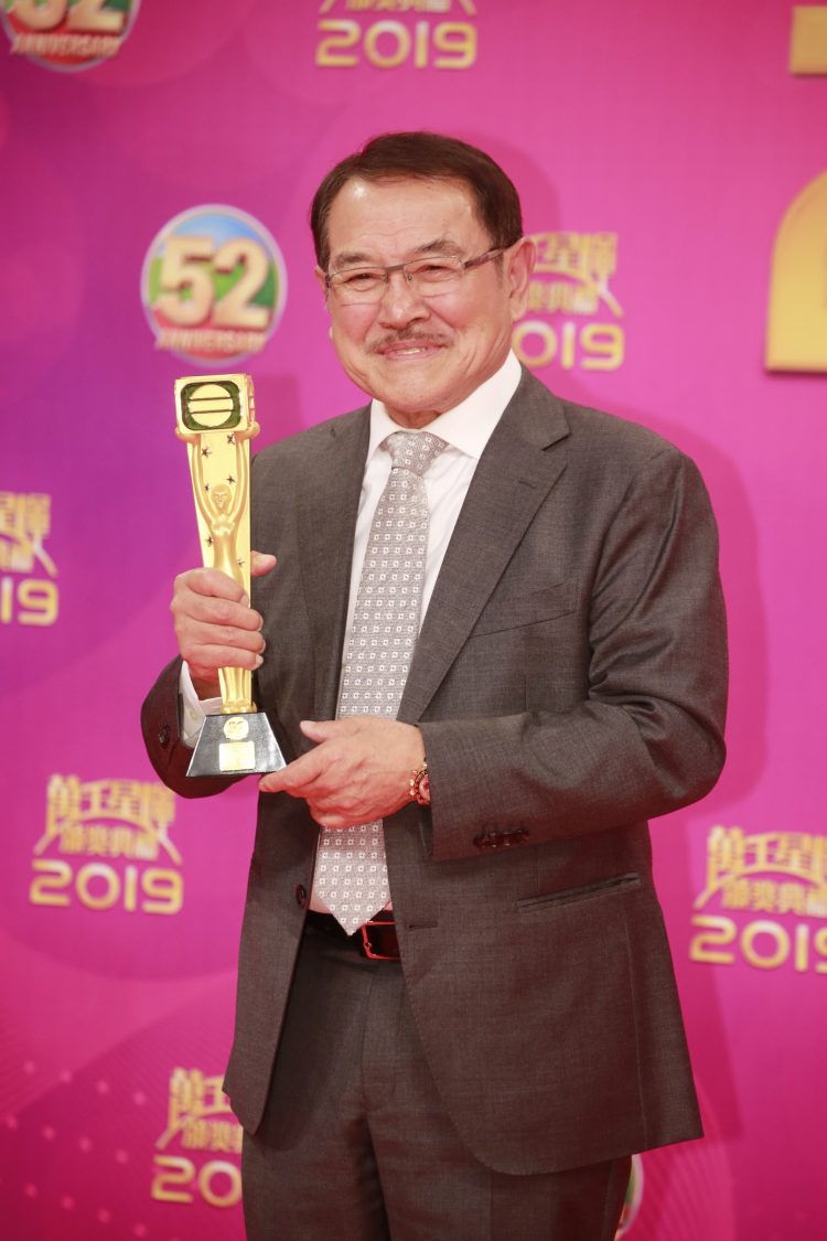 Lau Dan Spent His Childhood as a Water Laborer – JayneStars.com