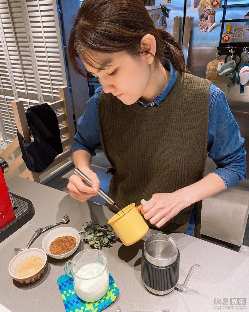 Ella Chen Shares Bits of Her Domestic Life – JayneStars.com