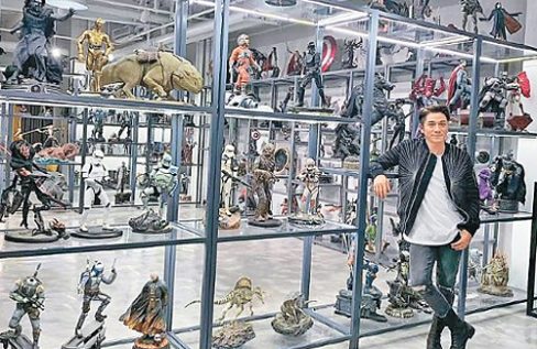 Ron Ng’s Passion for His Superhero Figure Collection – JayneStars.com