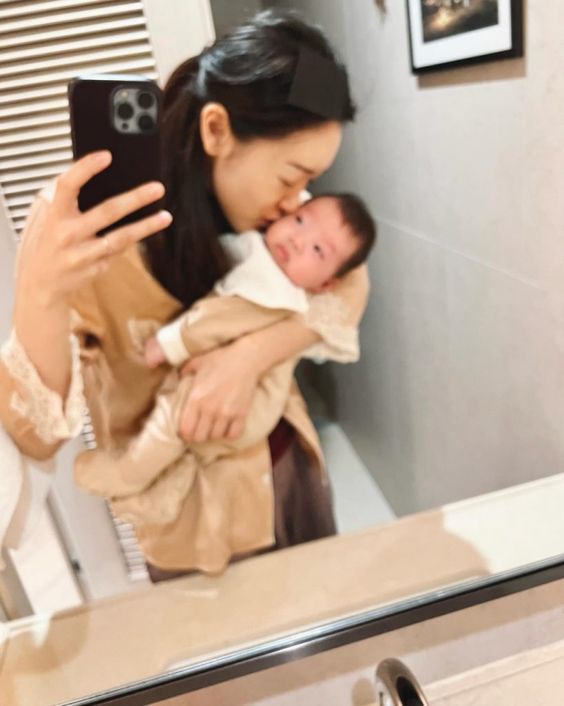 Benjamin Yuen and Bowie Cheung Share Photos of Newborn Son – JayneStars.com