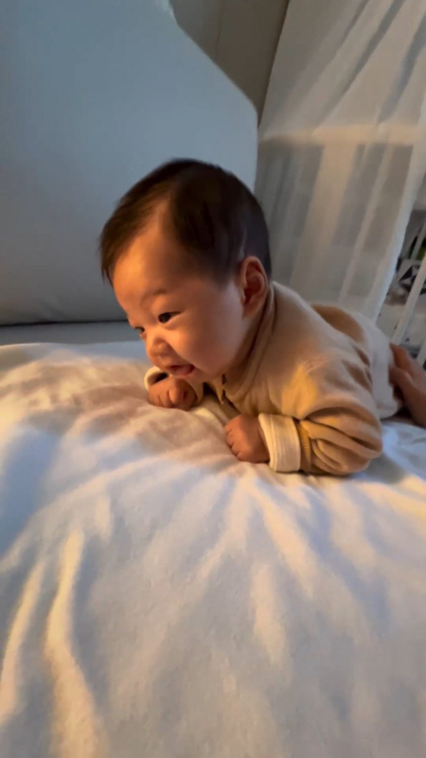 Benjamin Yuen and Bowie Cheung Share Photos of Newborn Son – JayneStars.com