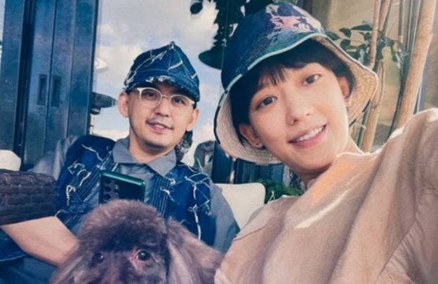 After Divorce, Zhao Liying and Feng Shaofeng Take Turns Caring for Son ...